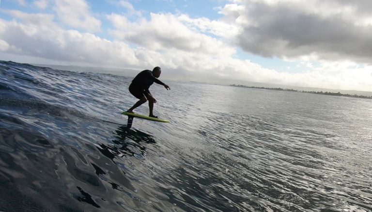 Présentation du Surf-Foil : Surfer avec un foil